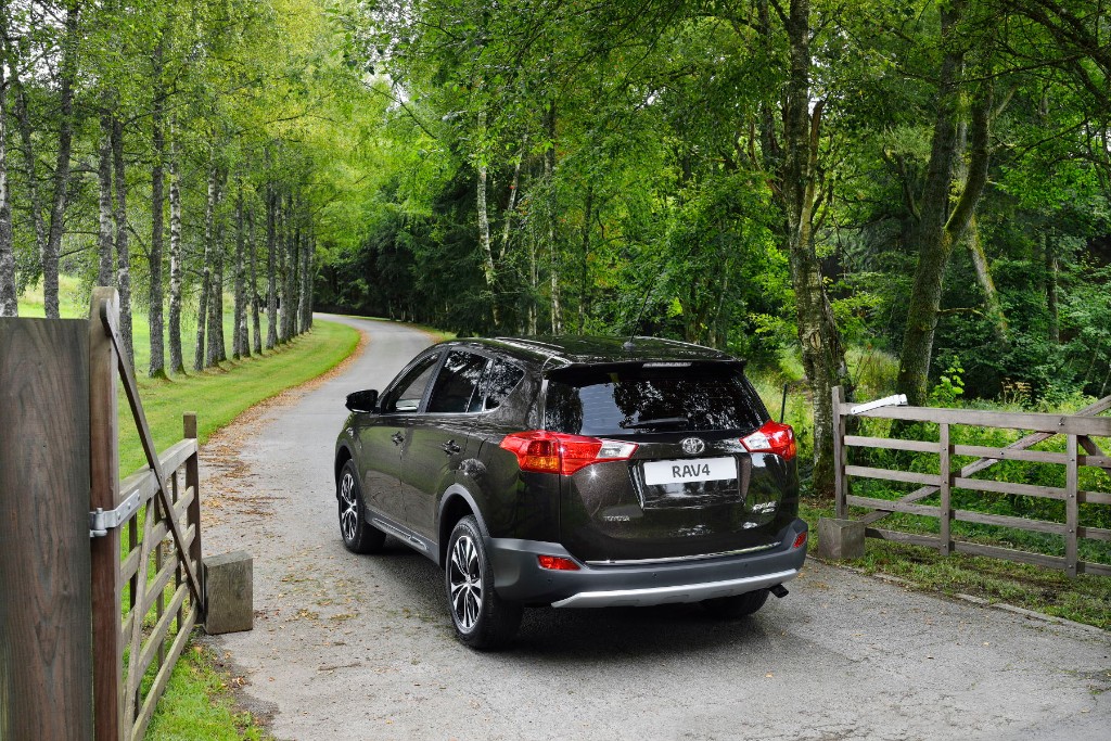 Toyota RAV4 2014: más equipamiento y nueva versión 120D AWD