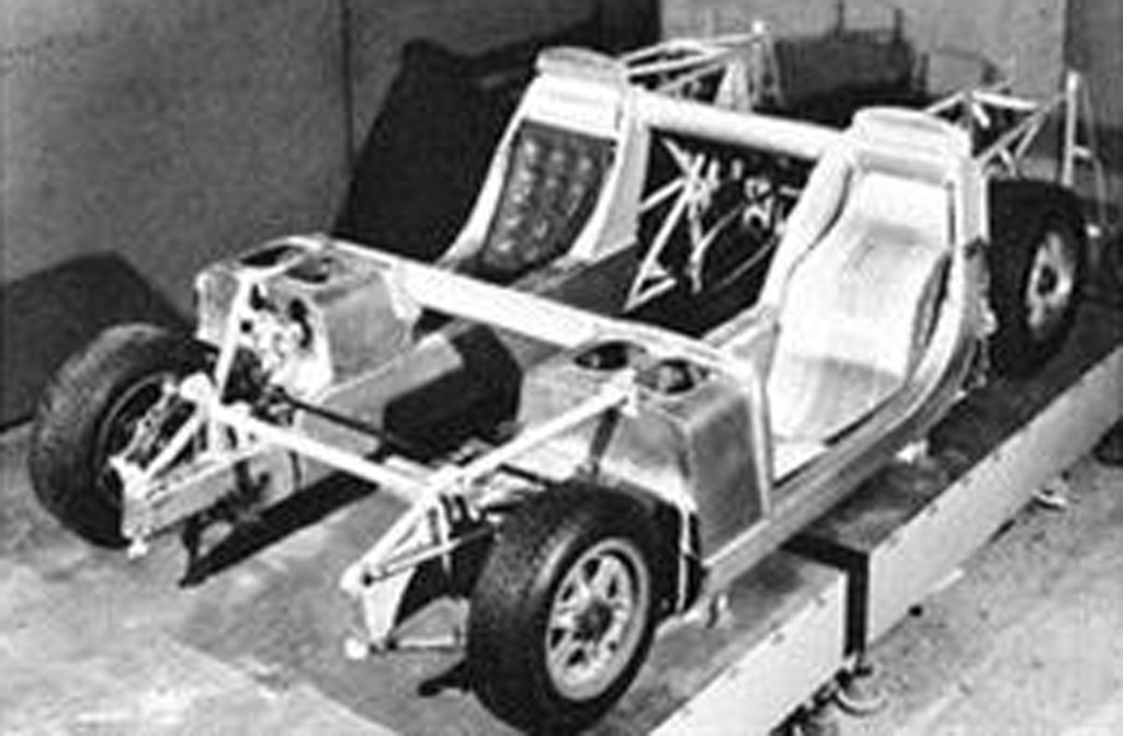 OSI Silver Fox, el coche partido en dos