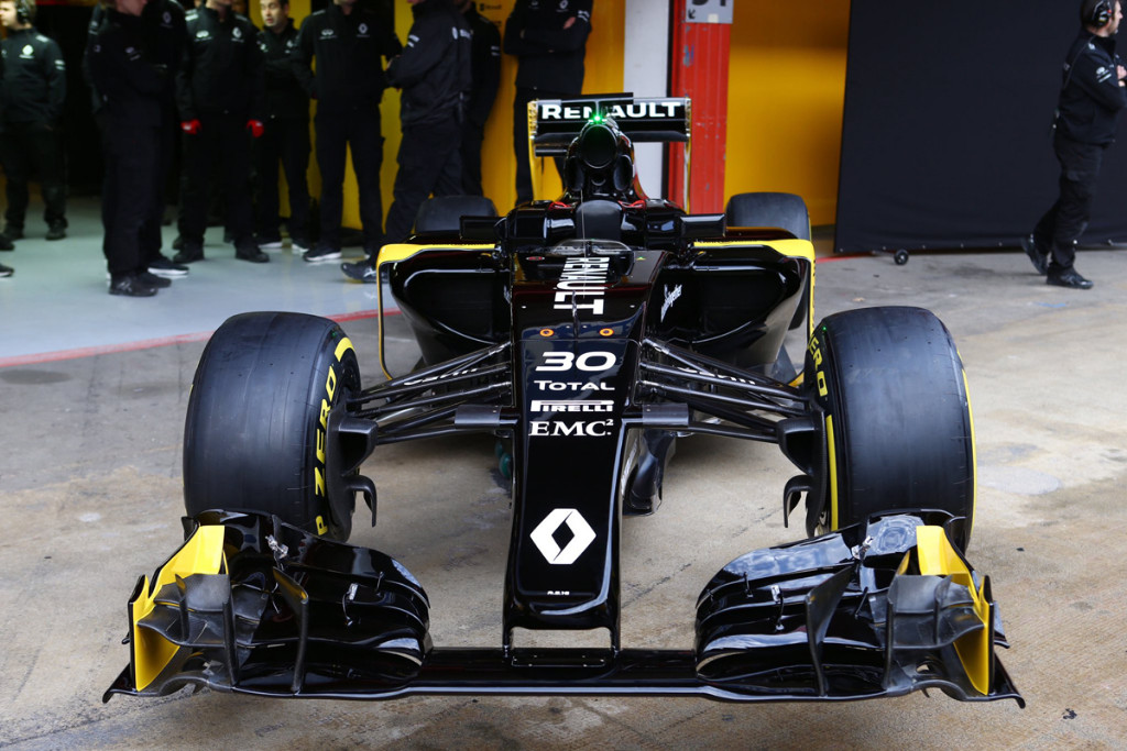 El Renault R.S.16 debuta en los test de Barcelona