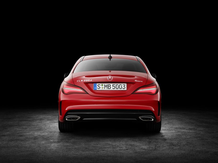 Mercedes CLA 2016, los cambios del Clase A a mayor escala