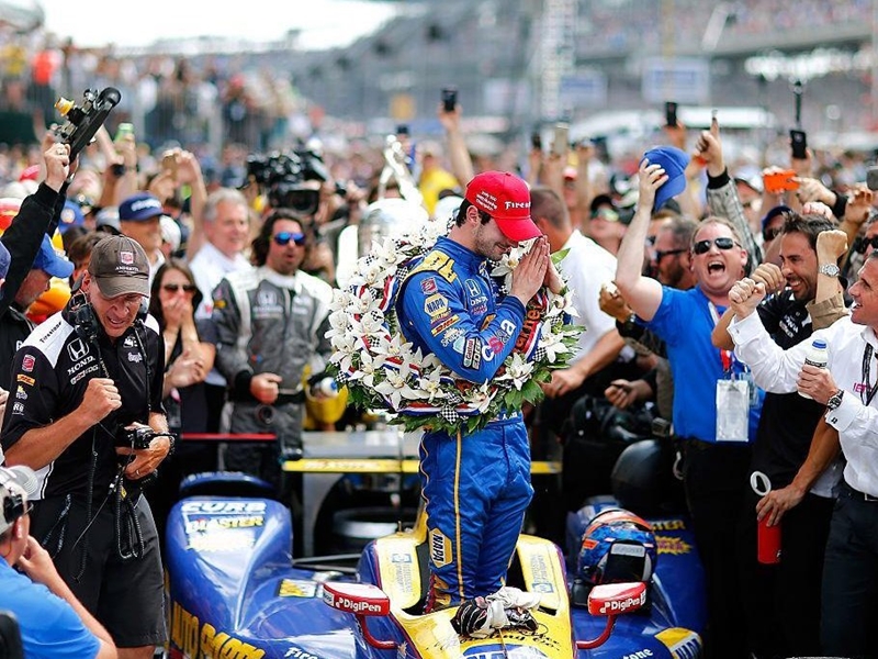 Rossi: "Tenemos que darle a Alonso el mismo apoyo que yo tuve"