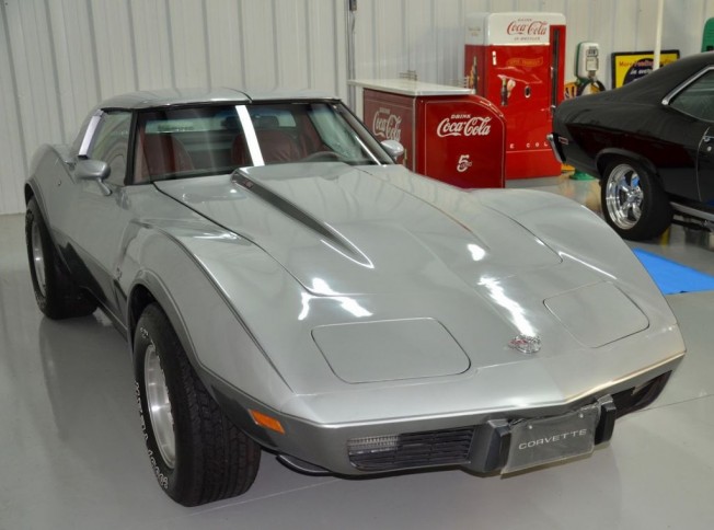Estrena deportivo clásico, Chevrolet Corvette de 1978 con solo 24 ...
