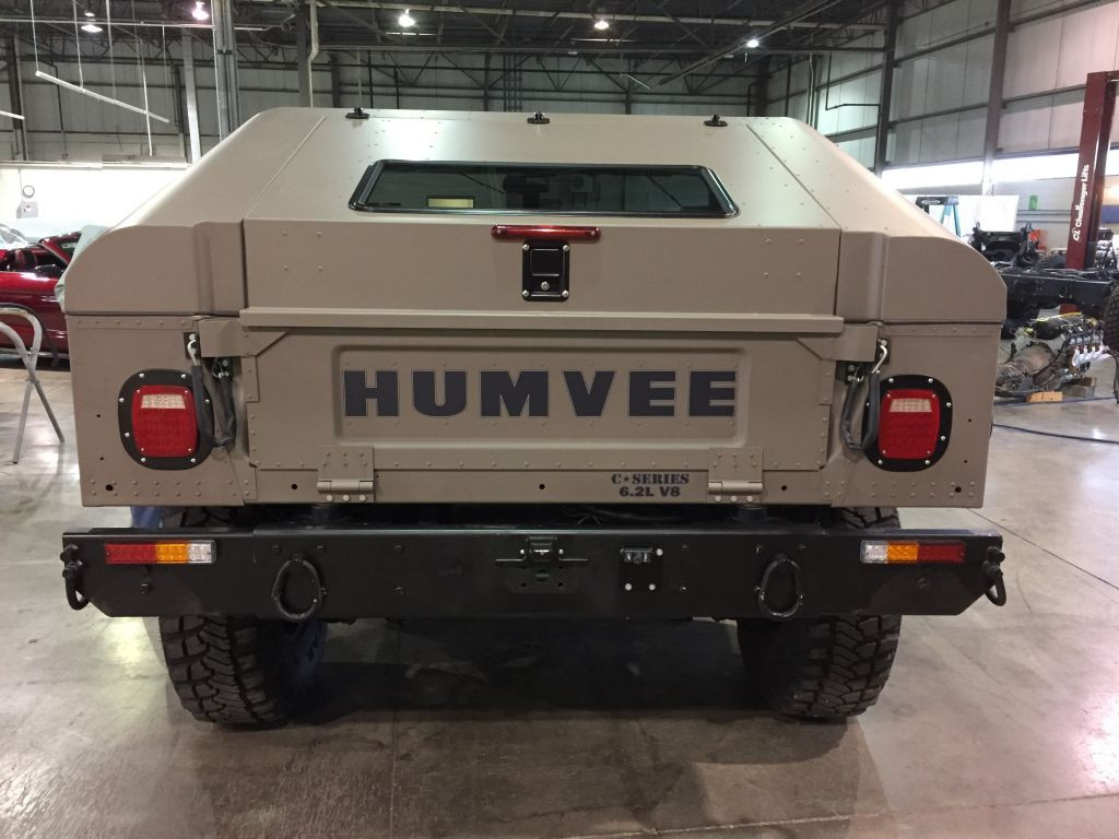 HUMVEE C-Series: el Hummer H1 original será fabricado ahora por VLF ...