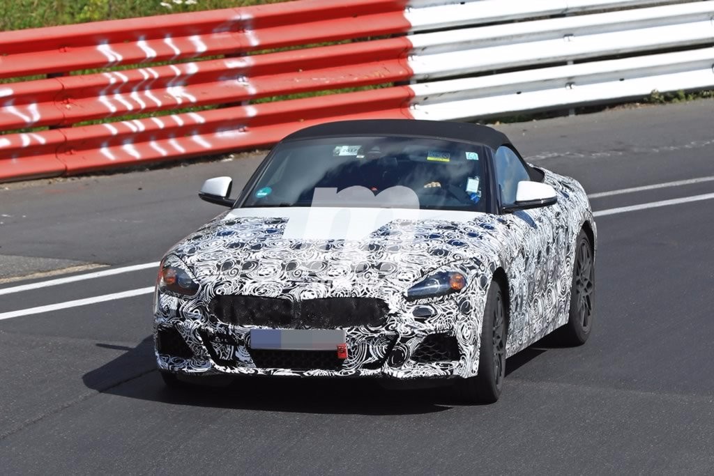 El BMW Z5 Roadster 2018 se deja ver en Nürburgring con menos camuflaje