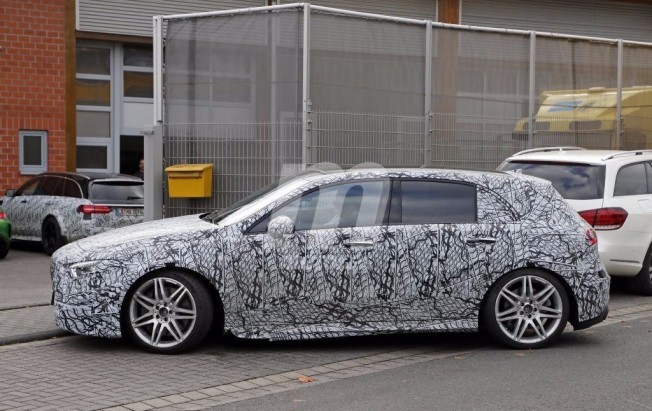 Primeras fotos espías del Mercedes A50 AMG, la versión tope de gama del ...