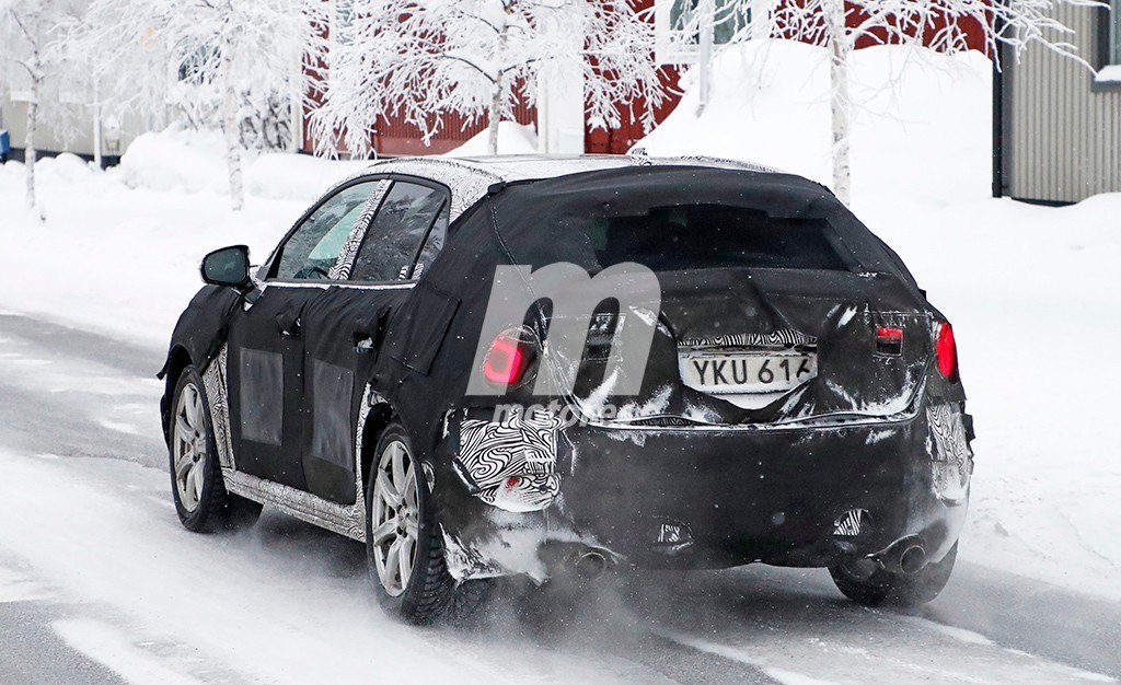 El nuevo Lynk & Co 04 debuta en las pruebas de invierno con sus ...