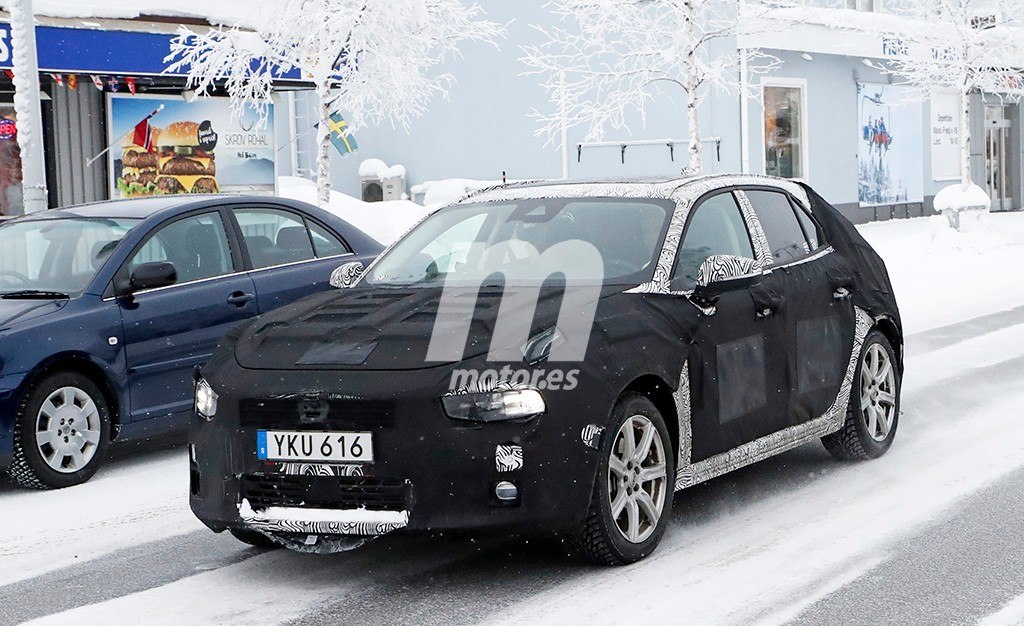 El nuevo Lynk & Co 04 debuta en las pruebas de invierno con sus ...