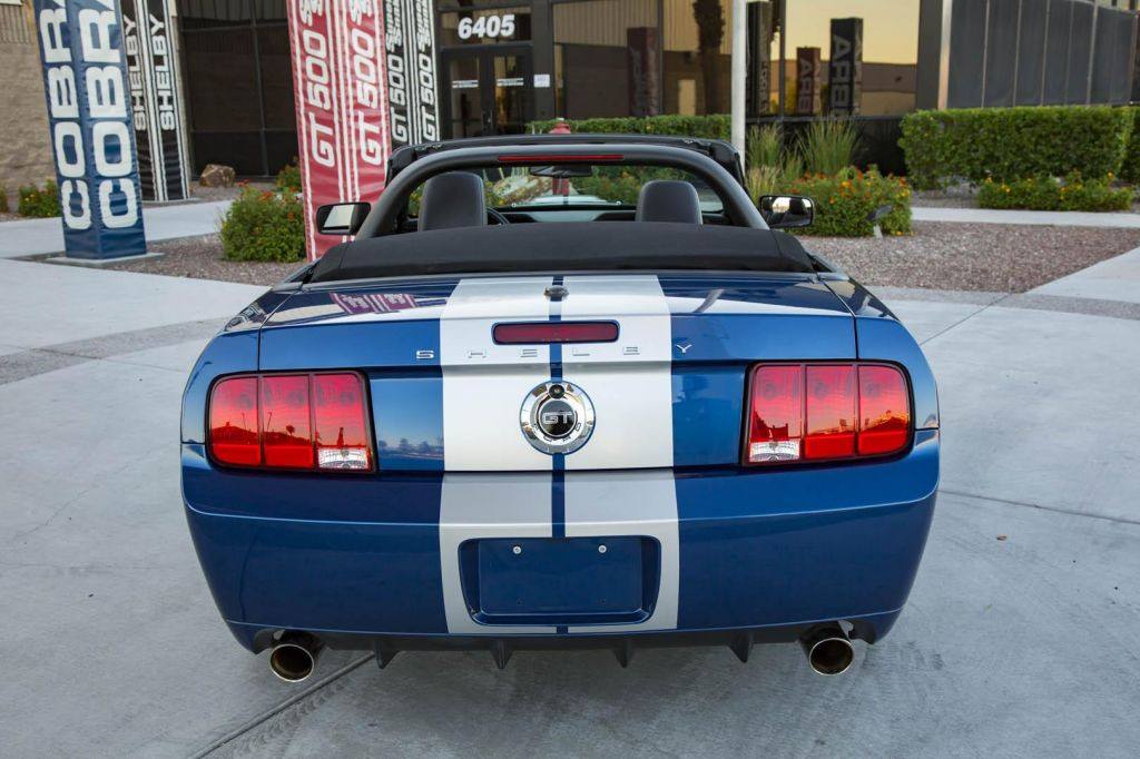 Shelby GT Prototype de 2007 pilotado por Carroll Shelby