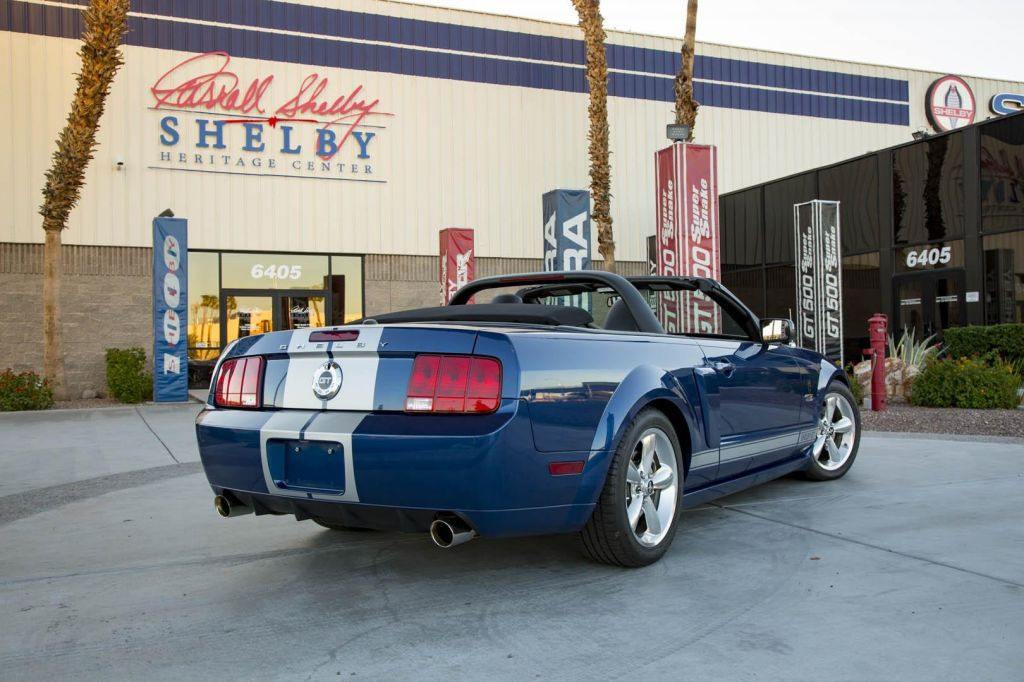 Shelby GT Prototype de 2007 pilotado por Carroll Shelby