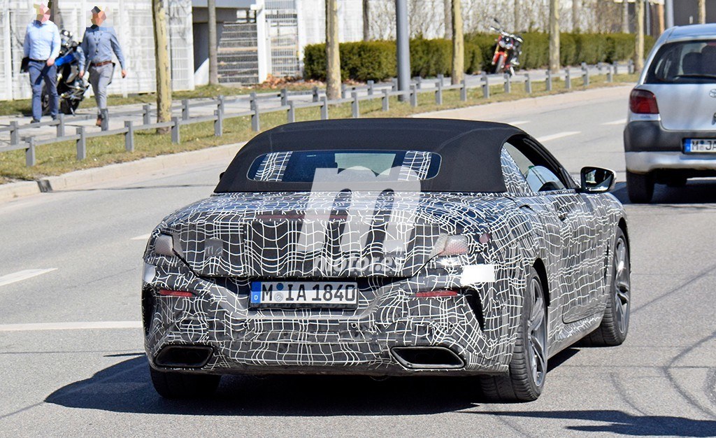 Al detalle la versión M850i del BMW Serie 8 Cabrio en estas fotos espía