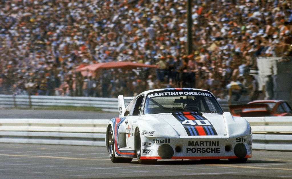 El Porsche 911 ahora con decoración Martini Racing oficial