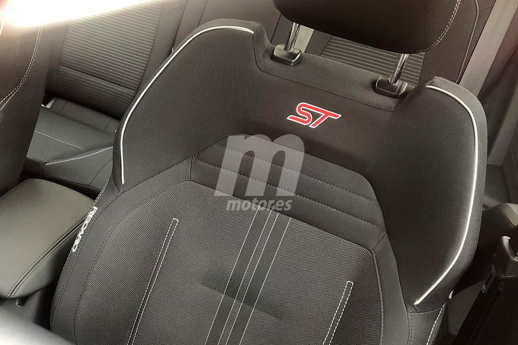 Asómate al nuevo interior modificado del Ford Focus ST 2019