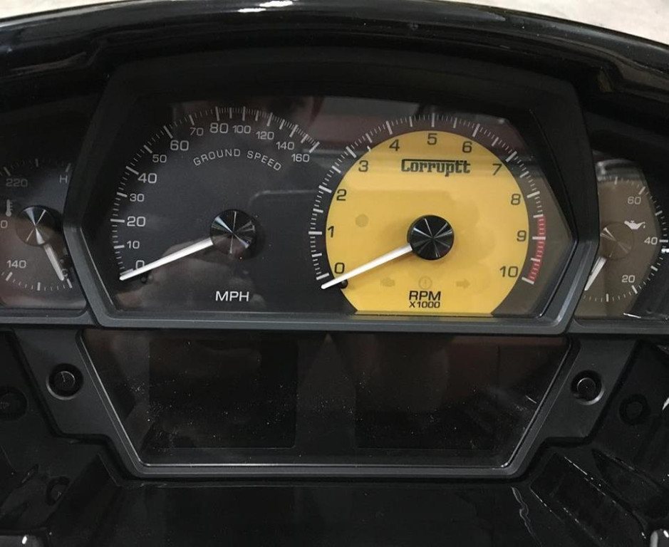 Ford Mustang Corruptt: un Mustang clásico con un V8 Ferrari de doble turbo