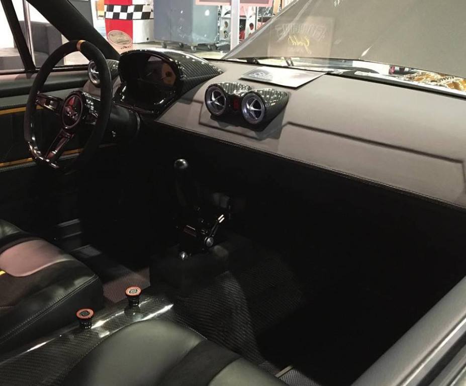 Ford Mustang Corruptt: un Mustang clásico con un V8 Ferrari de doble turbo