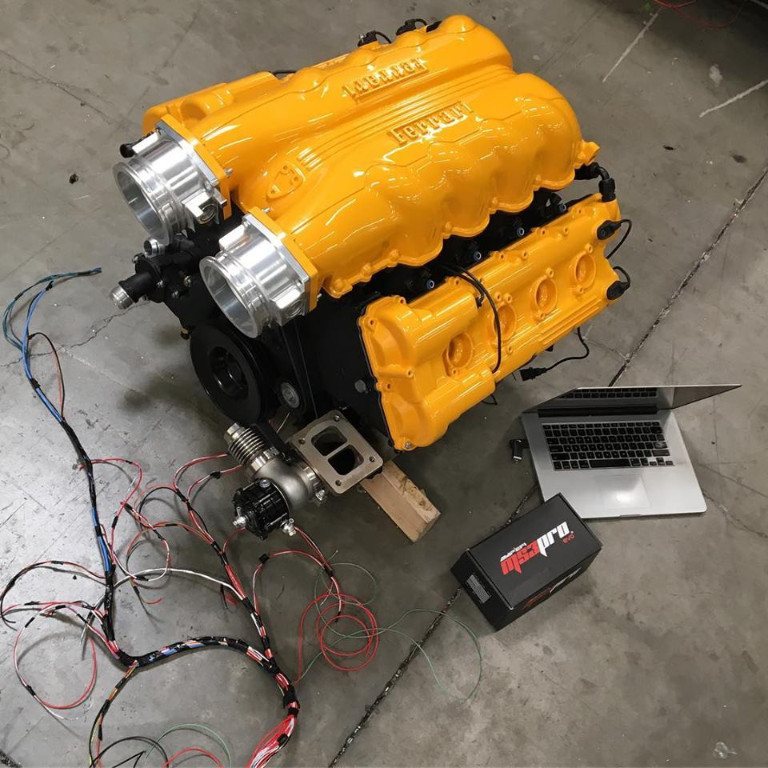 Ford Mustang Corruptt: un Mustang clásico con un V8 Ferrari de doble turbo