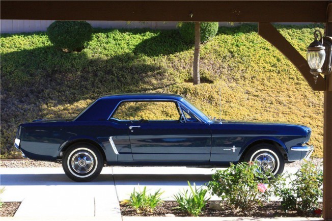 El primer Ford Mustang coupé hardtop fabricado a subasta - Motor.es