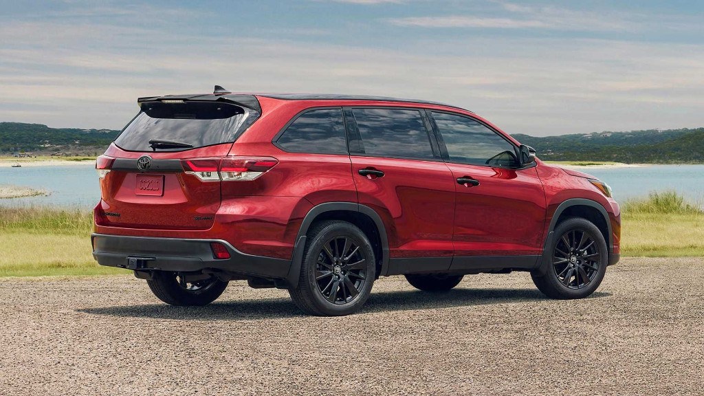 Toyota presenta los nuevos Camry y Highlander Nightshade Edition