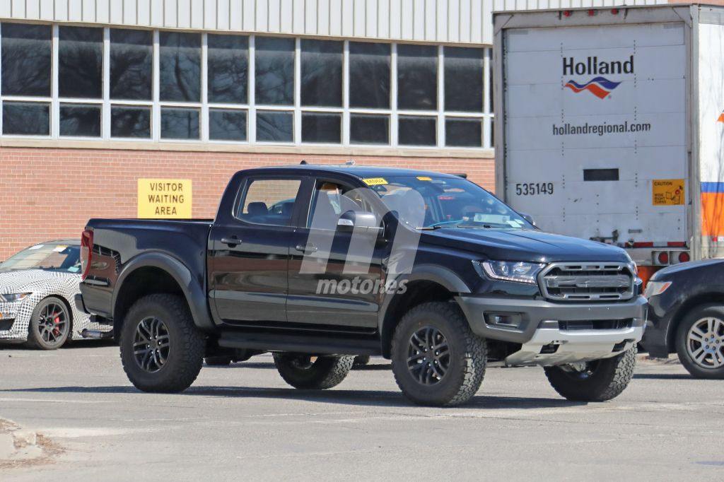 Extraña mula del Ford Ranger Raptor con nuevos escapes cazada en EEUU