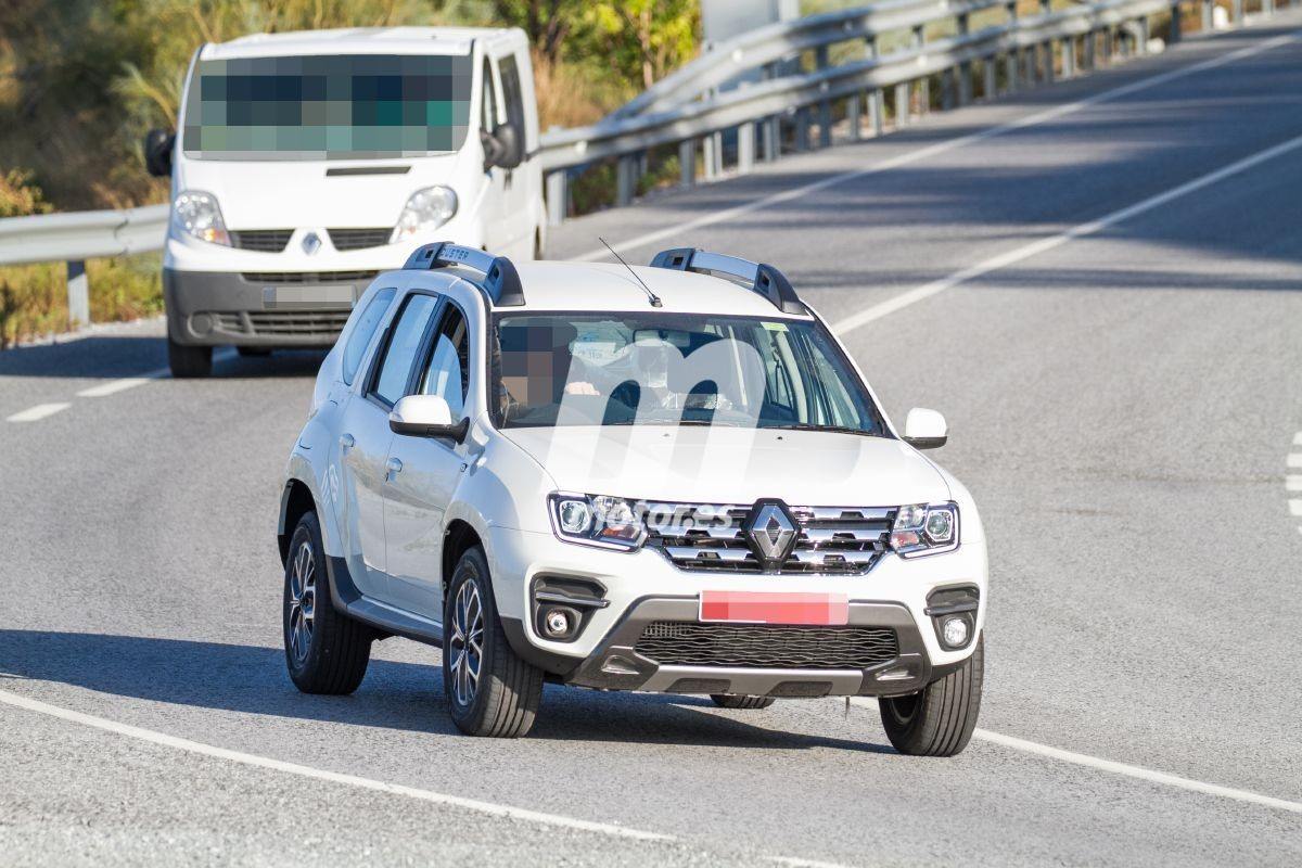 El nuevo Dacia Duster vendido en la India como Renault se deja ver en ...