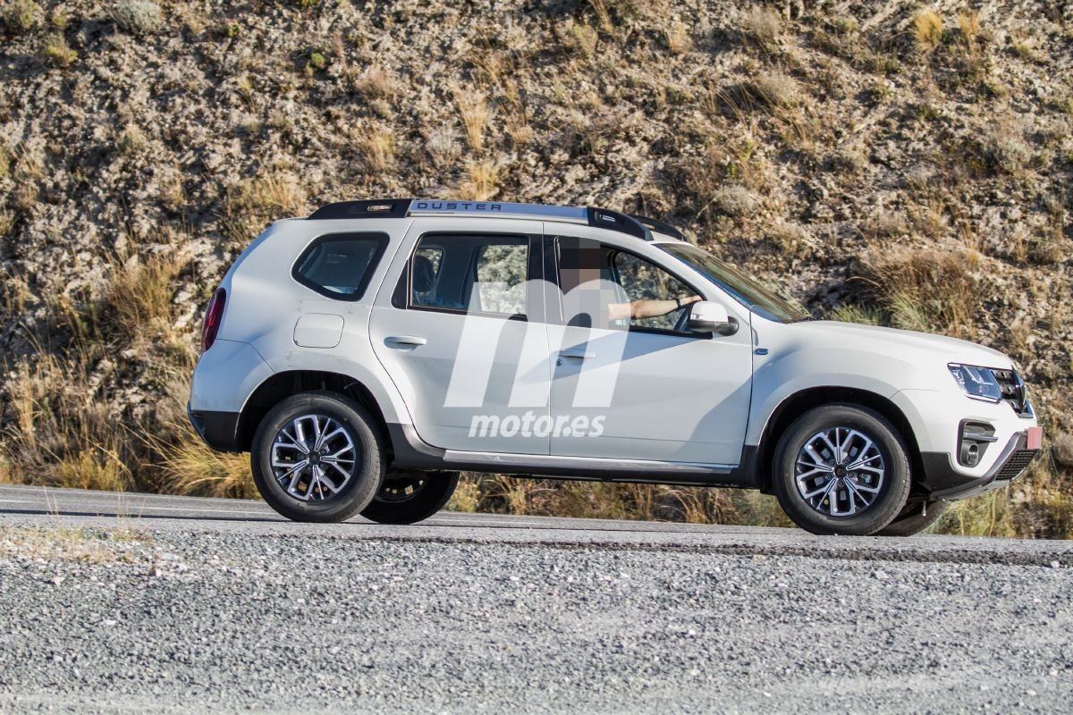 El nuevo Dacia Duster vendido en la India como Renault se deja ver en ...