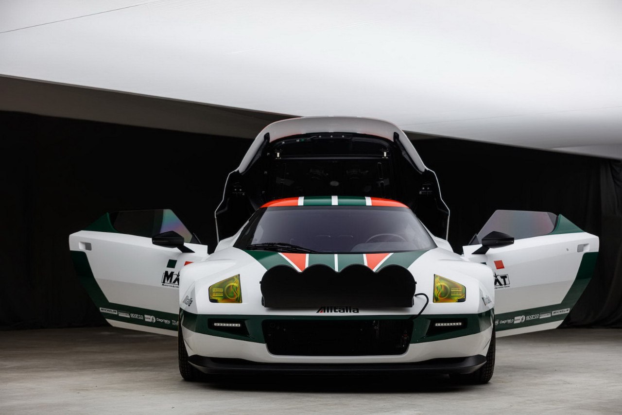 El primer New Stratos fabricado aparece a la venta