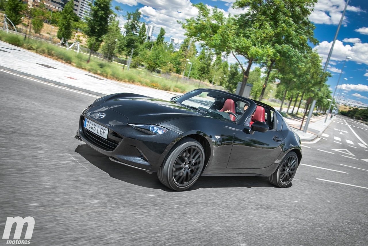 Prueba Mazda MX-5 RF Dark Red Edition, distinción sin renunciar a la ...