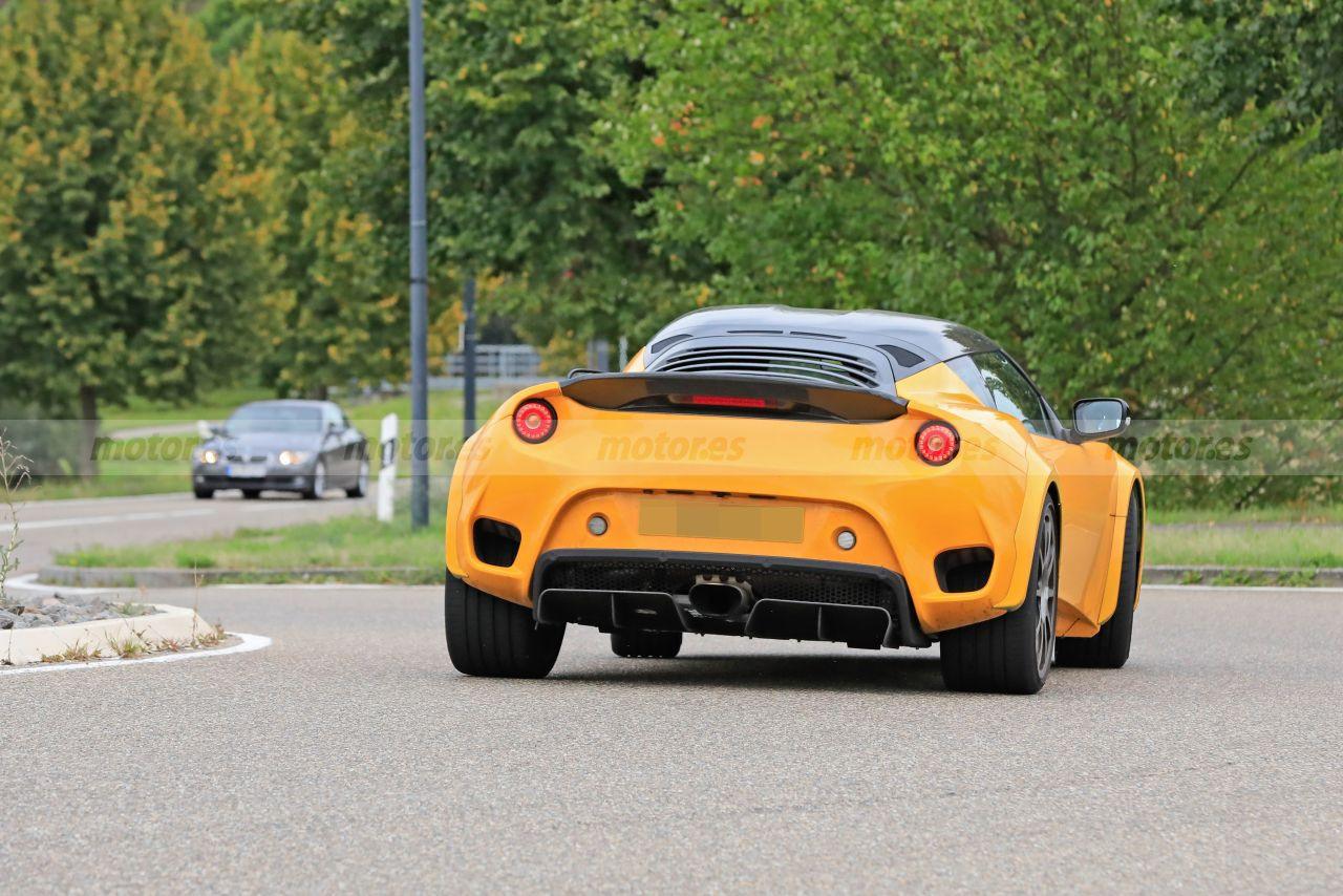La mula del futuro Lotus Type 131 con todo detalle en nuevas fotos espía