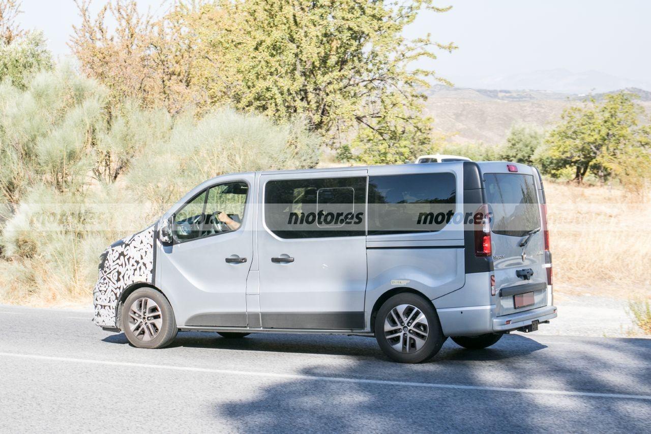Renault Trafic 2022, la renovada furgoneta francesa se deja ver en el ...
