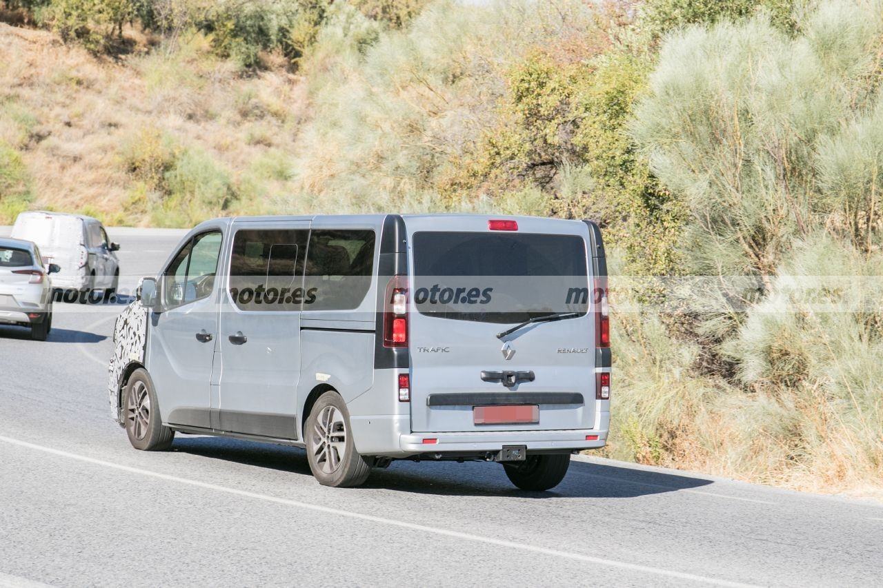 Renault Trafic 2022, la renovada furgoneta francesa se deja ver en el ...