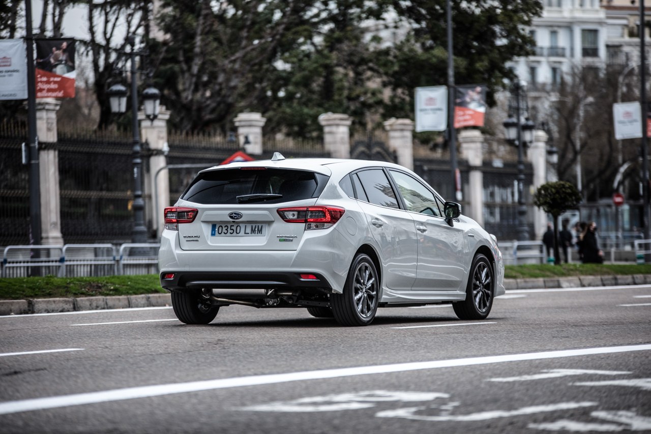 Prueba Subaru Impreza ecoHYBRID, compacto híbrido con toques premium