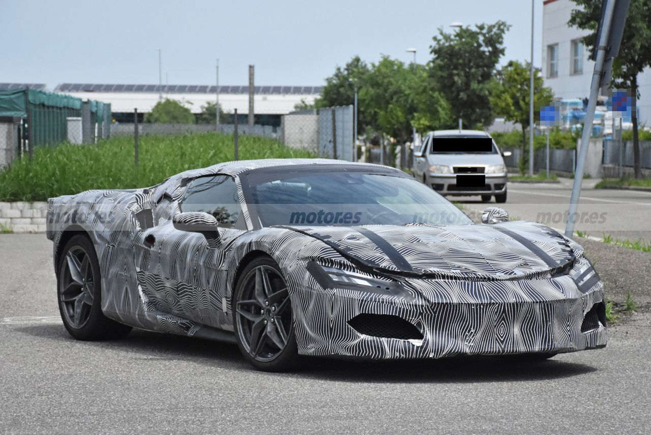 Los prototipos del futuro Ferrari V6 híbrido revelan nuevos detalles ...
