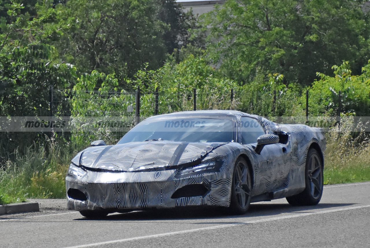 Los prototipos del futuro Ferrari V6 híbrido revelan nuevos detalles ...