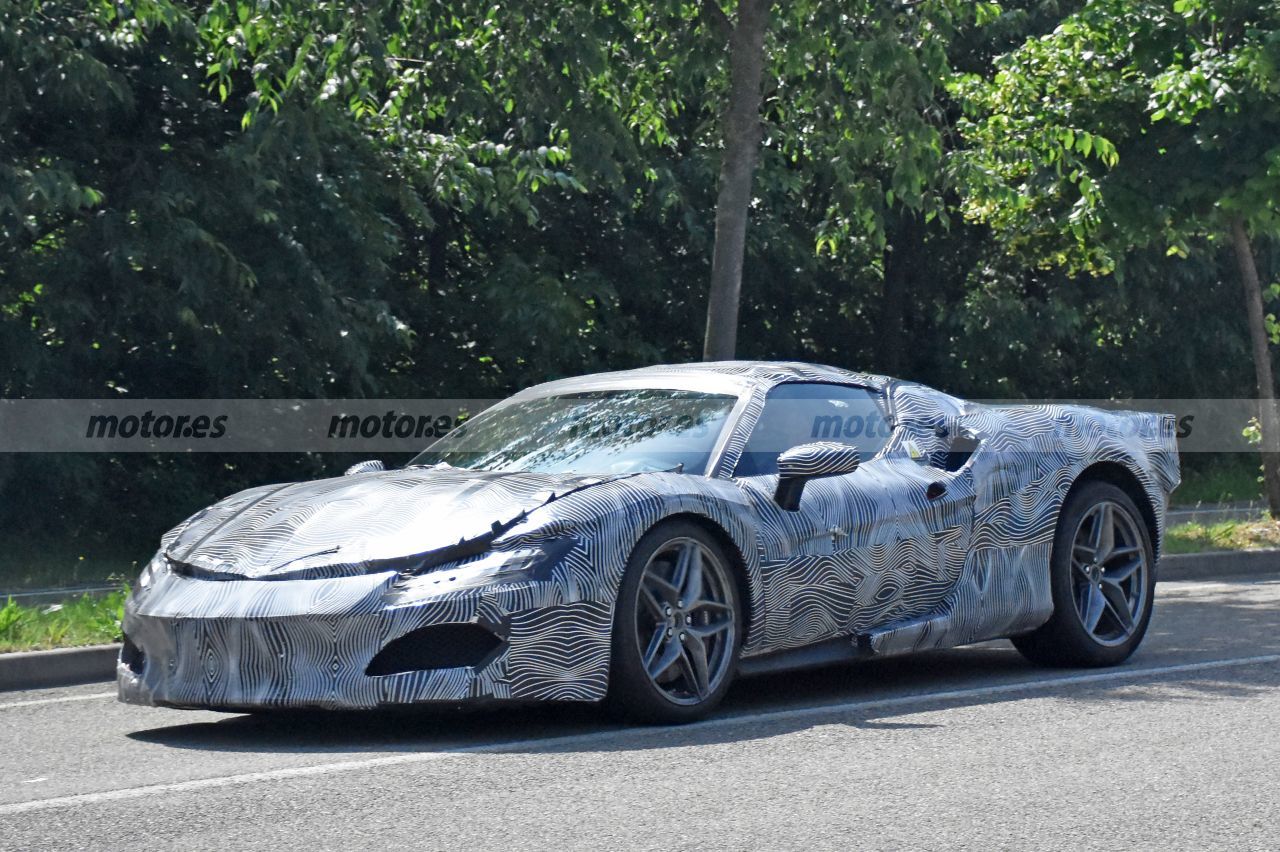 Los prototipos del futuro Ferrari V6 híbrido revelan nuevos detalles ...