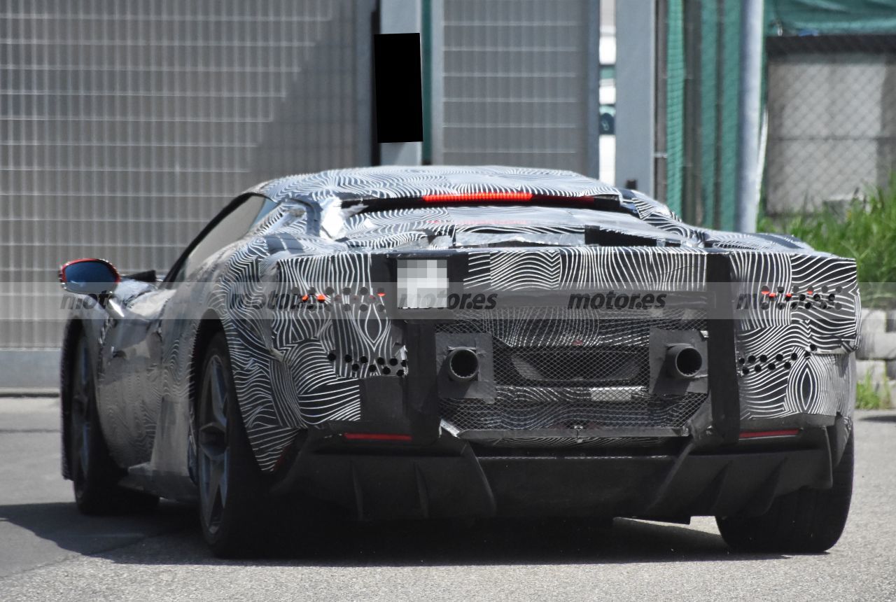 Los prototipos del futuro Ferrari V6 híbrido revelan nuevos detalles ...