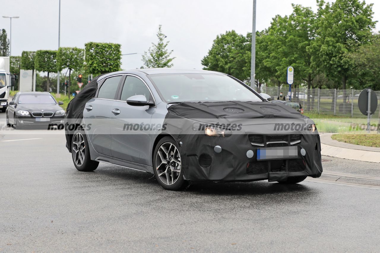 Nuevas fotos espía del KIA ProCeed Facelift 2022 de pruebas en carretera