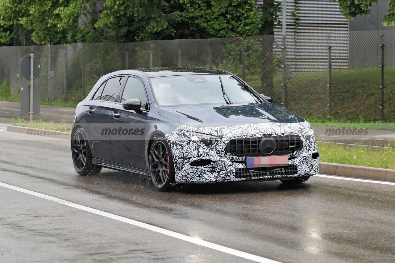 El facelift del Mercedes-AMG A 45 se deja ver por primera vez