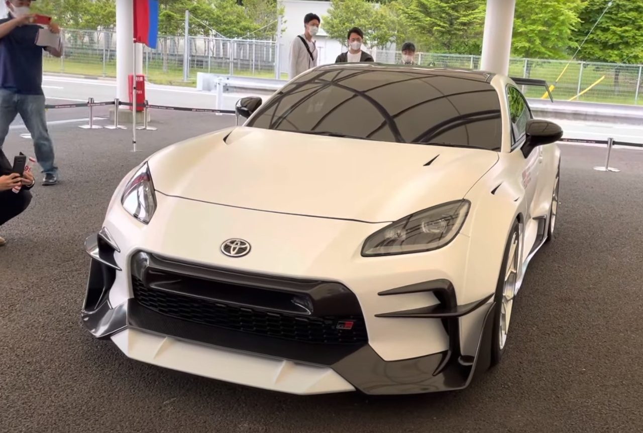El Toyota GR86 estrena dos impresionantes kits aerodinámicos de Gazoo ...