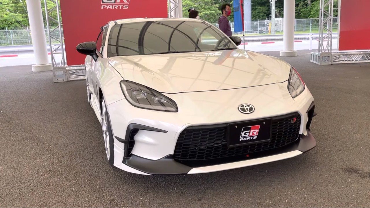 El Toyota GR86 estrena dos impresionantes kits aerodinámicos de Gazoo ...