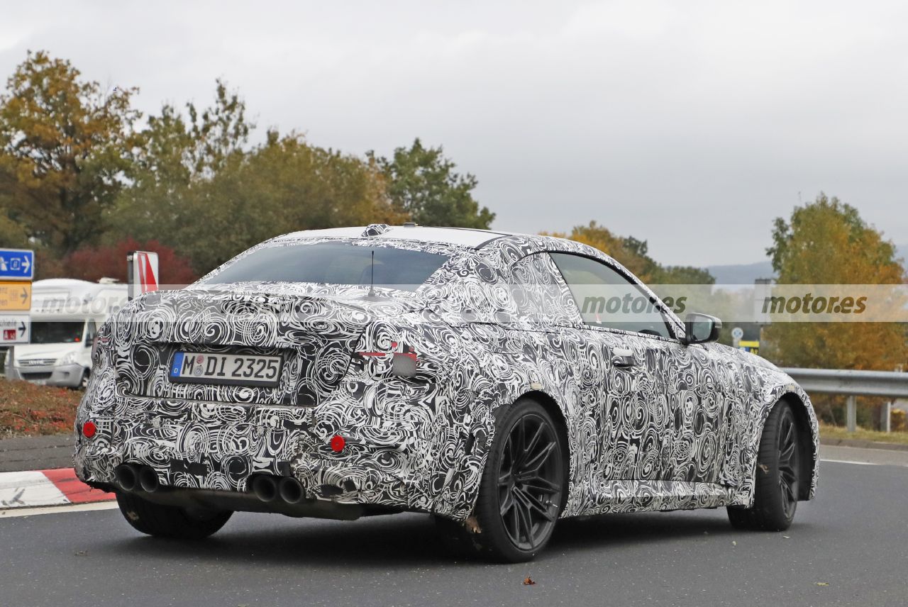 BMW M2 Competition 2023, primeras fotos espía en el asfalto de Nürburgring