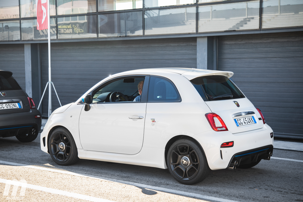 Ponemos a prueba al Abarth F595 sobre el Circuito del Jarama