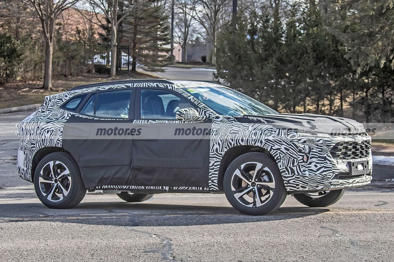 Nuevas fotos espía revelan el nuevo Chevrolet Trax 2023, un crossover coupé
