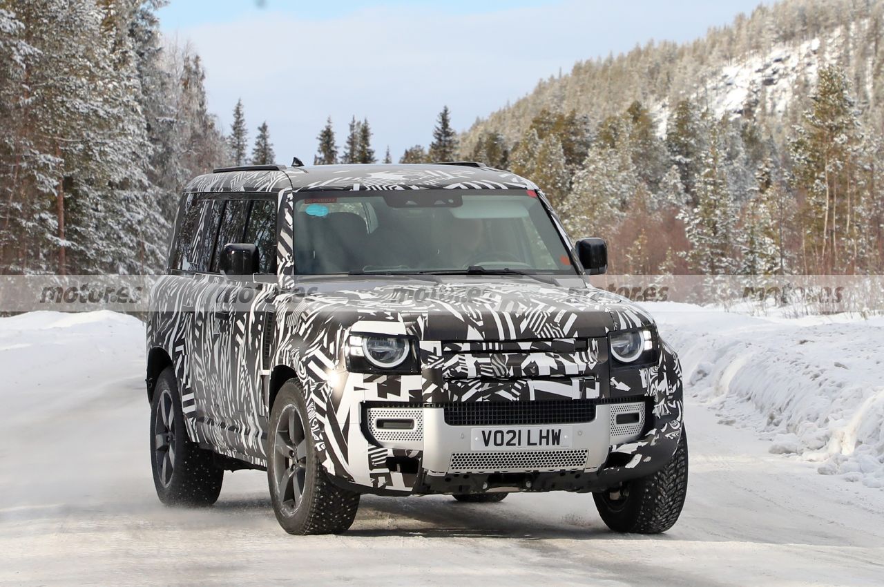 El nuevo Land Rover Defender 130 2022 reaparece en las pruebas de invierno