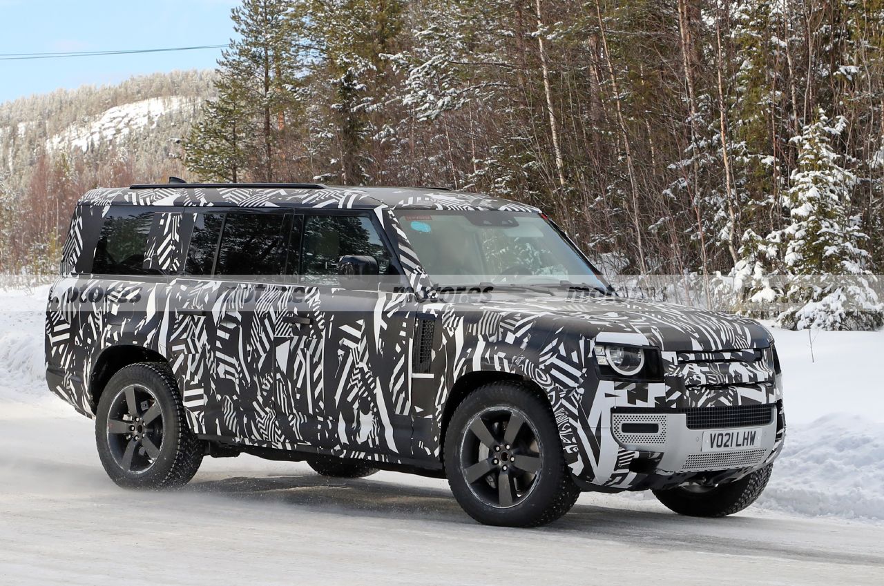 El nuevo Land Rover Defender 130 2022 reaparece en las pruebas de invierno