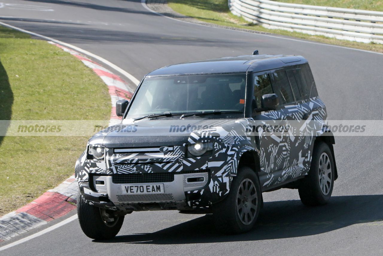 Primeras fotos espía de la mula del Land Rover Defender SVR 2024 de Bowler