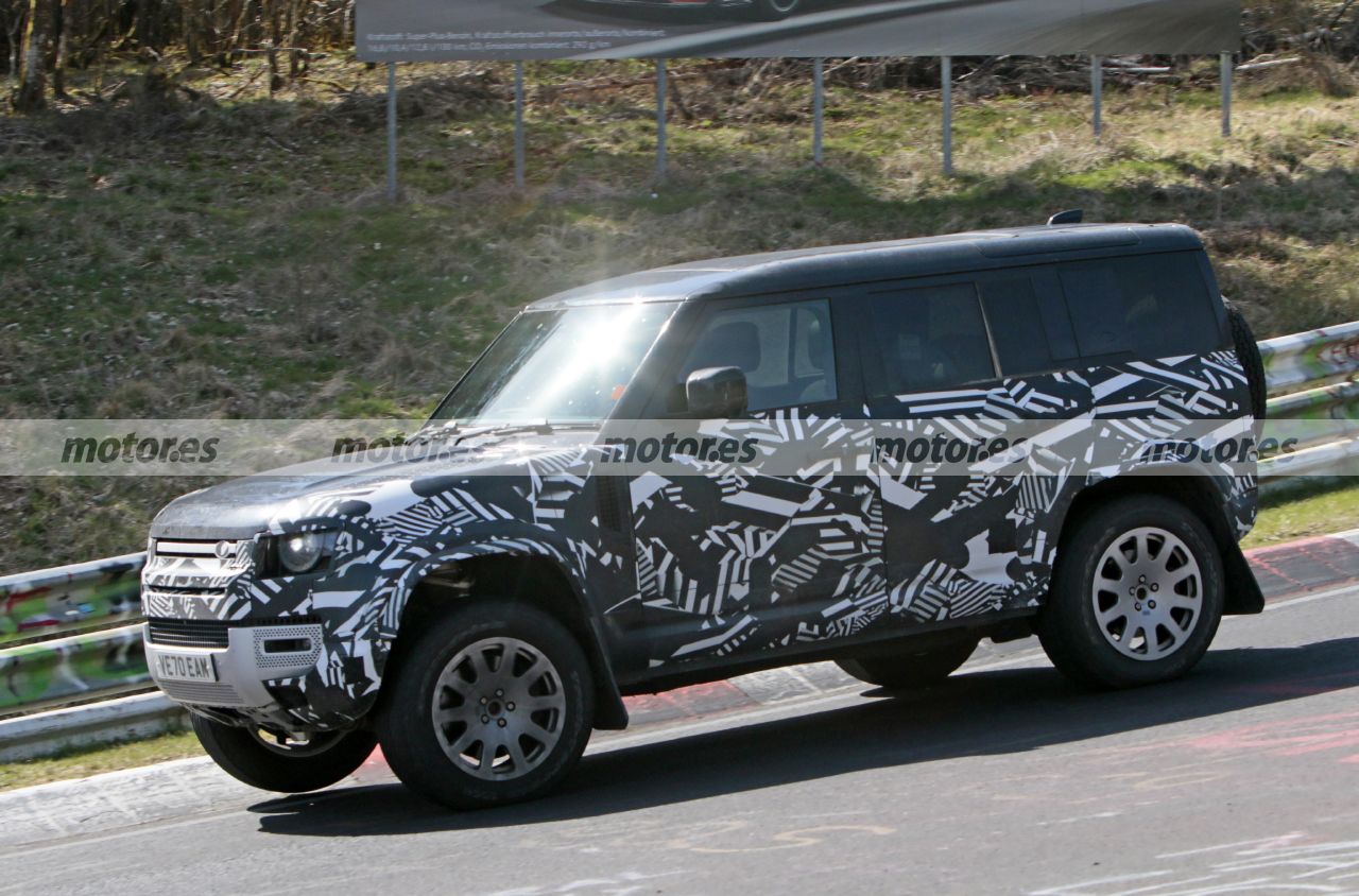 Primeras fotos espía de la mula del Land Rover Defender SVR 2024 de Bowler