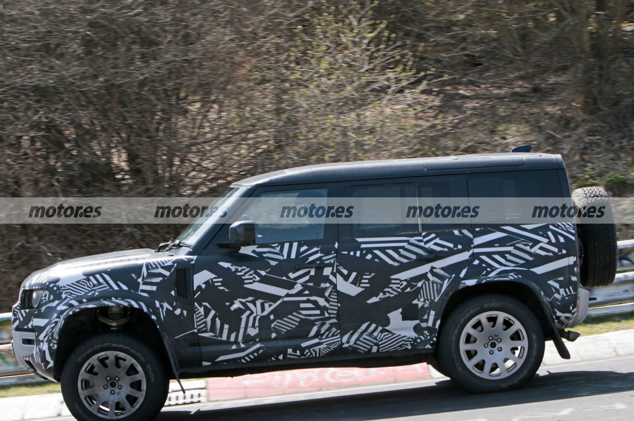 Primeras fotos espía de la mula del Land Rover Defender SVR 2024 de Bowler