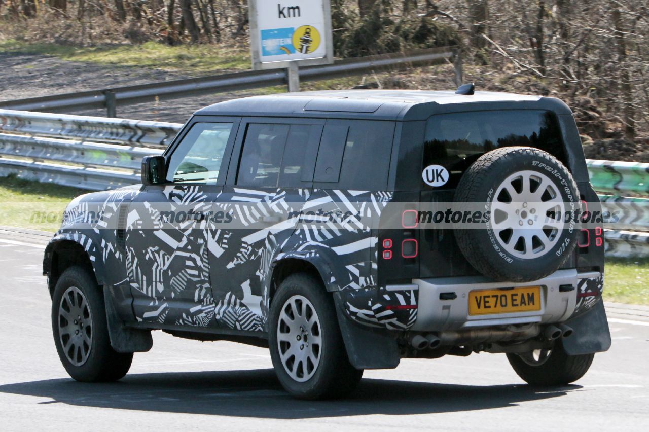Primeras fotos espía de la mula del Land Rover Defender SVR 2024 de Bowler