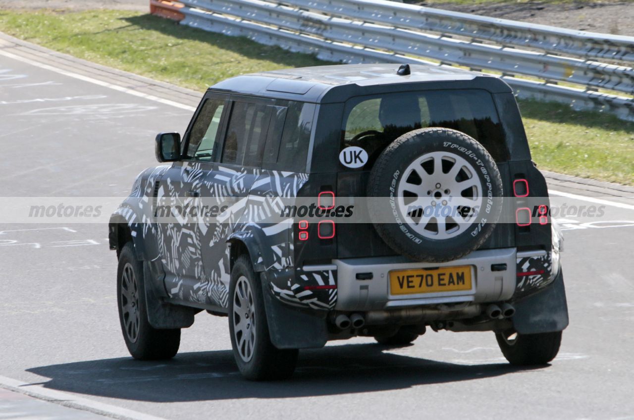 Primeras fotos espía de la mula del Land Rover Defender SVR 2024 de Bowler