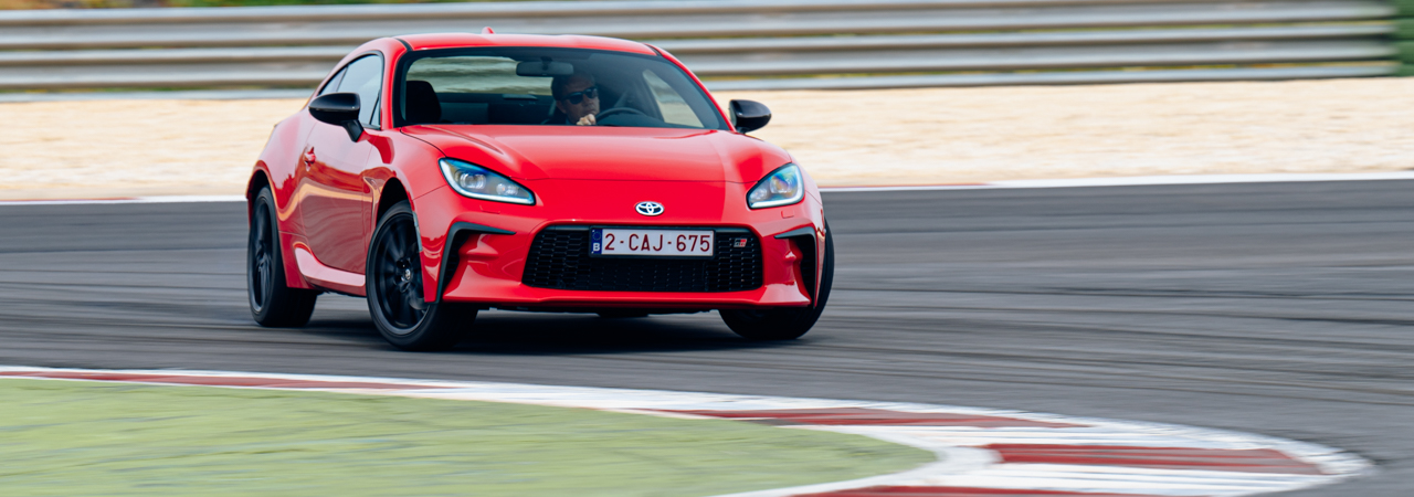 Prueba Toyota GR86, vuelta al lado más primitivo - Motor.es