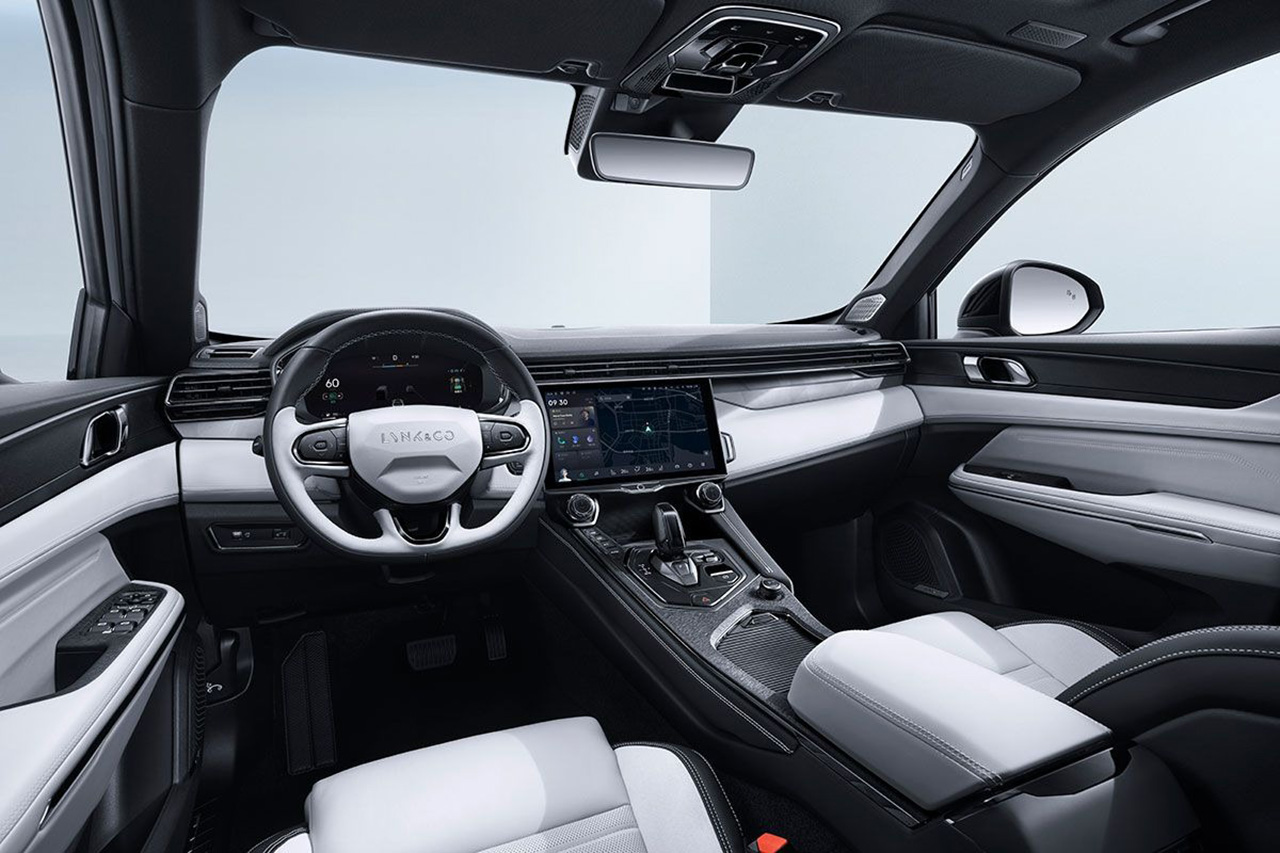 El Lynk & Co 01 Facelift estrena novedades y un interesante HEV